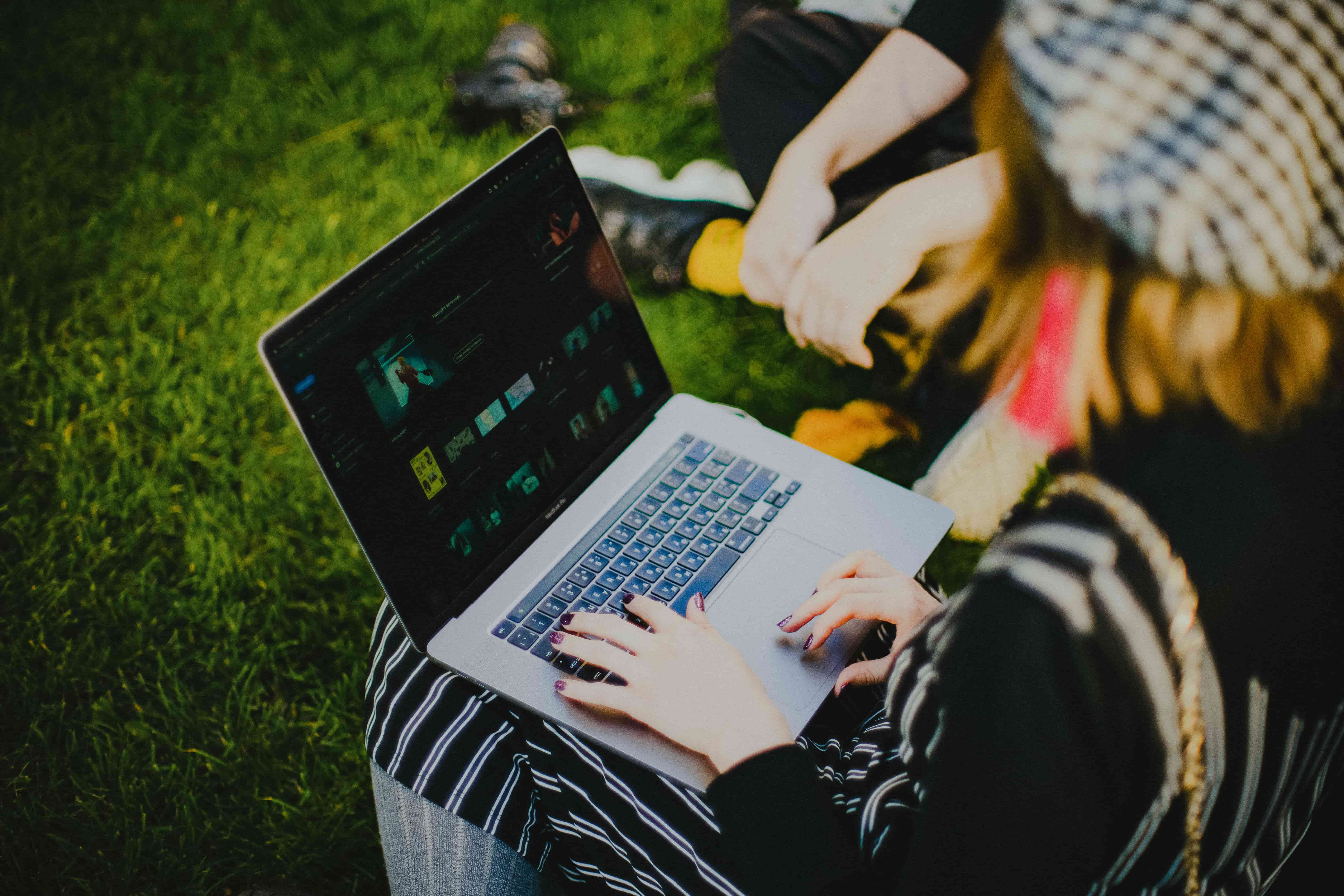 Study on the Design Systems intensive course. Projector Online